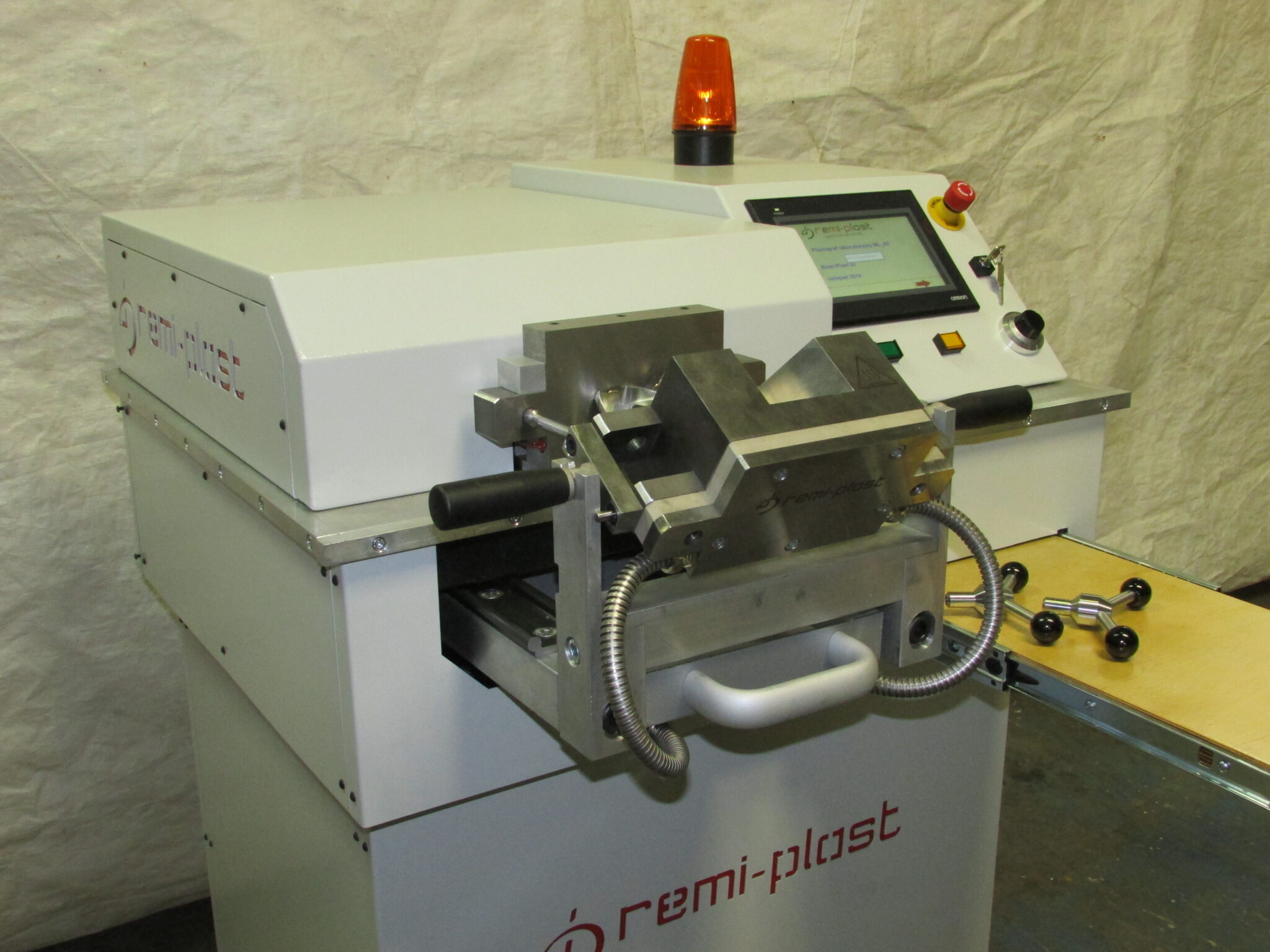 Maszyny laboratoryjne – ReMi-Plast